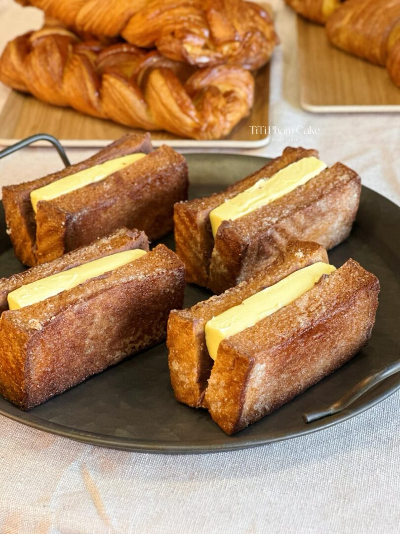 Trải nghiệm cảm giác tan chảy trong miệng với bánh Toast bơ mật ong đậu ...